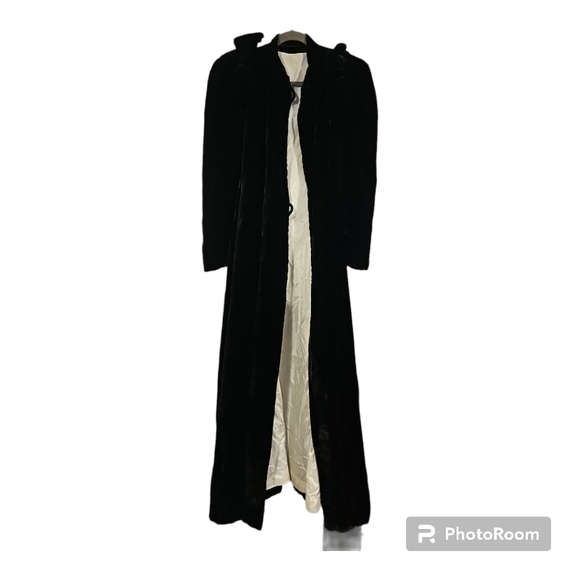 Jackets & Coats | Vintage 194s Full Length Black Velvet Coat National ...